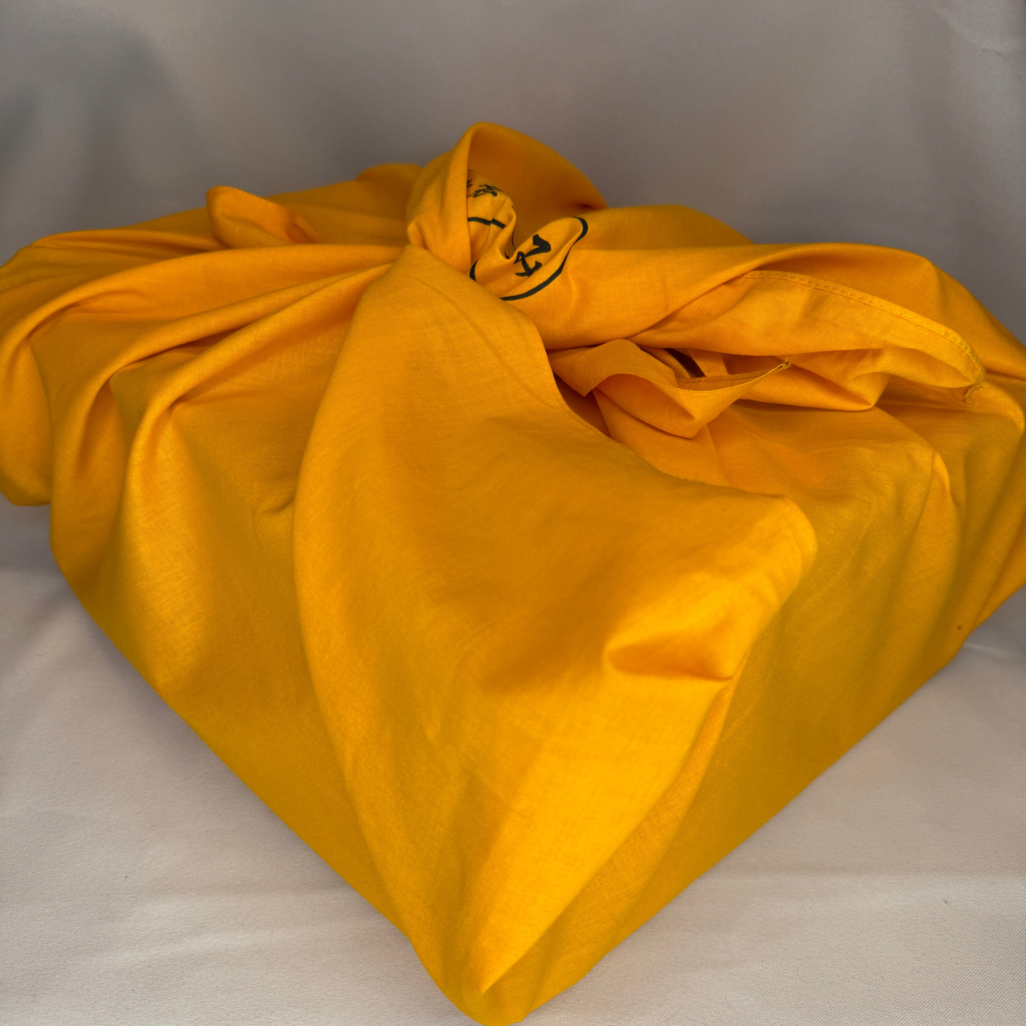 "Snack Bundle" Vintage Furoshiki (Large) – Kyoto Kimono